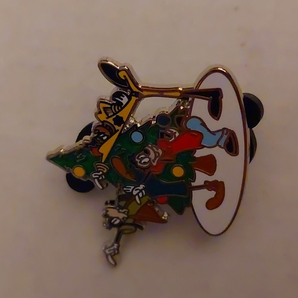 Disney | Jewelry | Disney Goofy Pin | Poshmark